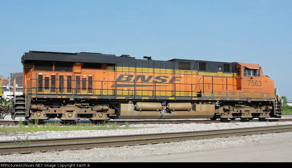 BNSF 7563